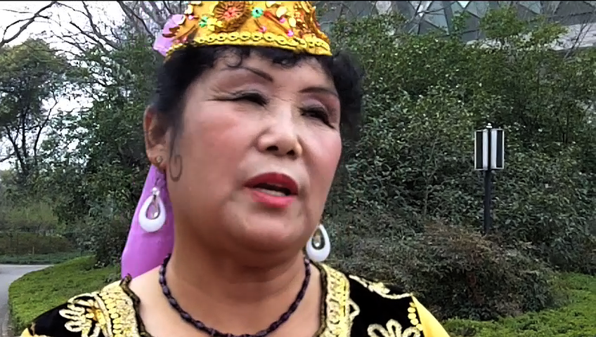 Carrying on the Tradition of the Xinjiang Dance